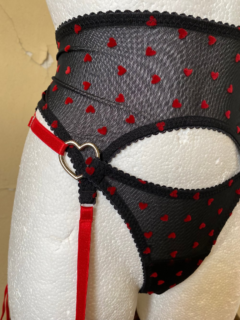 Black Mesh Hearts Garter Belt – Charmskool Shop